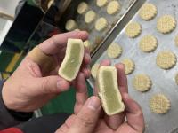 China Food Shop Equipment Encrusting Machine for Filled Cookies and Depositor Cookie Making for sale