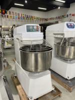 China 75L Output Dough Mixer for Bread and Pizza 25kg Capacity Spiral Mixing Machine for sale