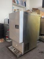 China Industrial Ice Machine with 500KG Ice Storage Capacity and Automatic Ice Production for sale