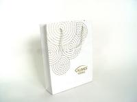 China Customised personalized Laminated Printing White Gift Paper Carrier Bags for sale