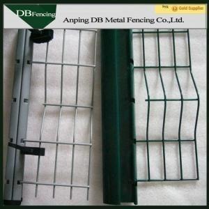 China Hot Dip Galvanized Curved Welded Wire Garden Fence PVC Coated Surface for sale