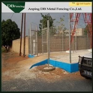 China Outdoor Security Curved Welded Wire Fence For Railway And Bridge Protection for sale