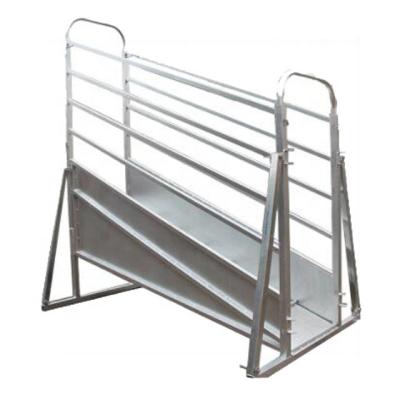 China Adjustable Mobile Cattle Loading Ramp , Portable Livestock Loading Ramps for sale