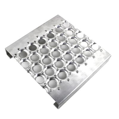 China Galvanized Perf - O Grip Strut Grating Walkway & Stair Treads In Silver Color for sale