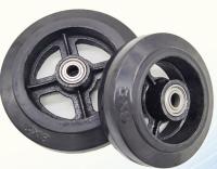 China Heavy Duty 4 Inch Cast Iron Core Rubber Swivel Caster Wheel with Top Plate Brake 180kg Load Capacity for sale