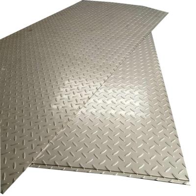 China Antiskid Polished Diamond Metal Sheet 4x8 , Fireproof Stainless Steel Checkered Plate for sale