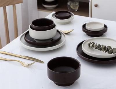 China Elegant two tone ceramic tableware set with matte glaze designed for Japanese restaurants boutique hotels cafes and homestays for sale