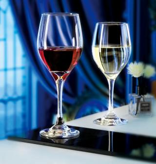 China Logo Drinking Glass Set Clear With Smooth Rim Suitable For Restaurants Bars Hotels Cafes Durable And Functional Design for sale