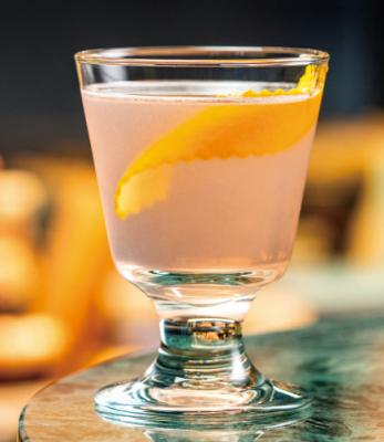 China Eco Friendly Hand Made Glassware Made With Glass Body Material Elegant Durable Suitable For Restaurants Hotels And Cafes for sale