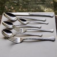 China Recyclable Stainless-steel tableware offering easy to clean ideal for dining halls restaurants and hospitality services for sale