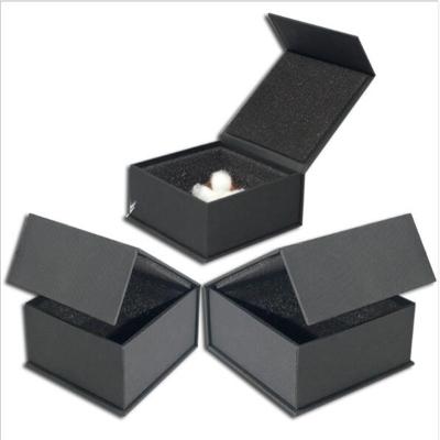 China Custom Logo Magnetic Luxury Cosmetic Box Cardboard Paper 4c Offset Printing for sale