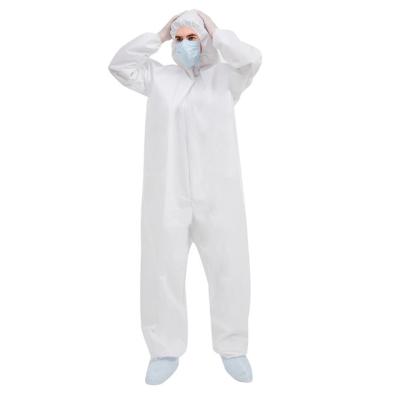 China TUV Certified Disposable Waterproof Coveralls PP Medical Protective Clothing 20-100gsm for sale