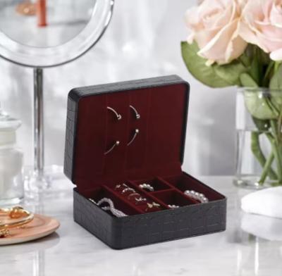 China Crocodile Pattern Leather Jewelry Boxes Spring Hinge Velvet Lining Gift Travel Jewellery Case for sale