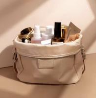 China Fashion Waterproof Leather Cosmetic Cases Luxury Leather Toiletry Bag Custom Logo for sale