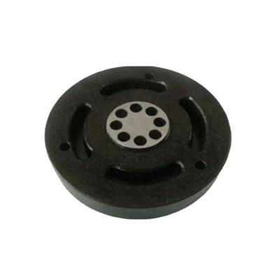 China Precision CNC Machined Circular Port Flange Disc Black Anodized Finish for sale