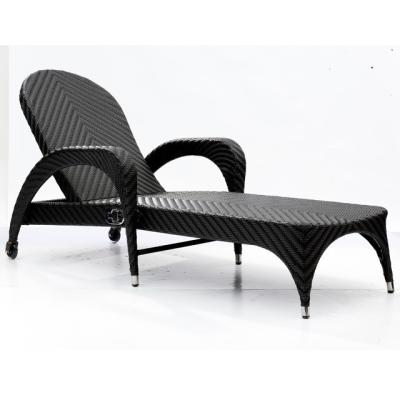 China Mail packing N Outdoor Resort Durable Beach Hotel Swimming Pool Curved Sun Lounger with Wheels Modern for sale