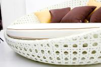 China Outdoor Rattan Round Bed with Fixed Design and Strong Aluminum Construction for sale