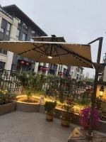 China Waterproof Polyester Fabric Garden Umbrella Parasol for Outdoor in Luxury Restaurant Cafe Hotel for sale