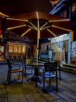 China Fashion Umbrella for Hotel Courtyard Parasols Outdoor Patio Center Pole Sunshade Garden Umbrella for sale