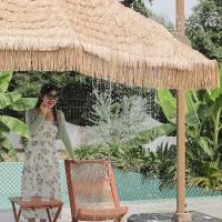 China Outdoor Patio Parasols Customized Color Modern Design Style Camping Stalls Beach Sun Umbrellas for Garden Thatched Umbrellas for sale