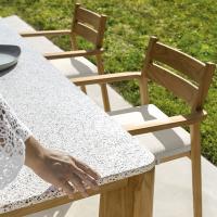 China Modern Rattan Chair Customized Color Patio Table Chair for Comfortable and Customized Outdoor Dining Experienc for sale