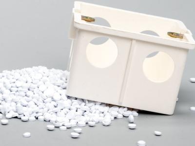 China Rigid UPVC Fitting Compound Granules PVC Pellets for Injection Molding 25kg Bag White for sale