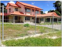 China Acacia Type Arc Wire Mesh Fence Panels Steel Materials Rolled Over Top Solid Structure for sale