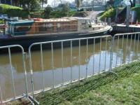 China Low Carbon Steel Wire Mesh Fence Panels Pedestrian / Crowd Control Barricades for sale