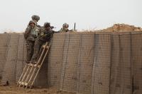 China Heavy Duty Hesco Defensive Barriers Bunker , Sand Filled Barriers Long Service Life for sale