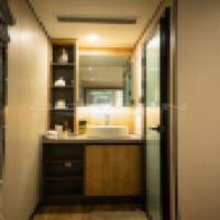 China 20ft Hotel Foldable Tiny Office Container House with Portable and Fast Build Features for sale