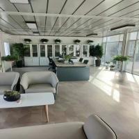 China Shop Shipping Luxury 2 Beds Room Office Hotel Modern Modular Portable Container House Building for sale