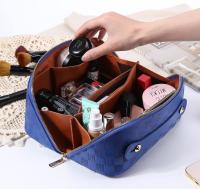 China Portable Travel Cosmetic Bag Plaid Checkered Waterproof With Handle And Divider for sale