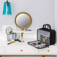 China Portable Hanging Dopp Kit Custom Cosmetic Bag Rectangle Silk Screen Print for sale