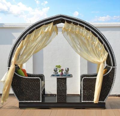 China Metal Frame 4 Person Glider Swing With Table Rain Proof And Sun Proof for sale