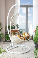 China Hanging Wicker Swing Chair 102*193CM With Durable PE Rattan And Comfortable Cushions for sale