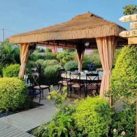 China Doubletop Outdoor Thatched Garden Gazebos 3000*3000*3000mm for sale