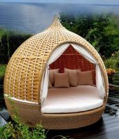 China Eco Friendly Beach Garden PE Rattan Lying Bed 2-3 Person Lounge Leisure Chair for sale
