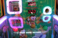 China Honey Bee Lottery Redemption Arcade Machines D1250 * W655 * H1910mm Size for sale