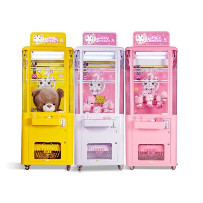 China Crazy Scissors Cut Dolls Gift Vending Machine White / Pink / Yellow Color for sale