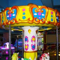 China Coin Operated Merry Go Round Kiddie Rides 3 Seats Mini Carousel For Kindergarten for sale
