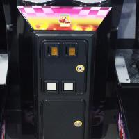 China Arcade 32 Inch Outrun Racing Game Simulator Machines Red Color 110v/220v for sale
