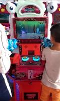 China Metal Kids Arcade Machine , Dozen Hero Gun Shooting Tickets Redemption Arcade Simulator for sale