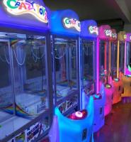 China Crazy Toy Claw Gift Vending Game Machine 220V W800*D850*H1950 mm for sale