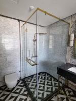 China Chrome Stainless Steel Shower Cabin Single Sliding Frameless Glass Shower Cubicle for sale