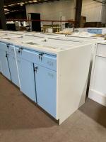 China Steel-Made Anti-Corrosion Hospital Treatment Room Furniture Includes Treatment Cabinets and Tables for sale