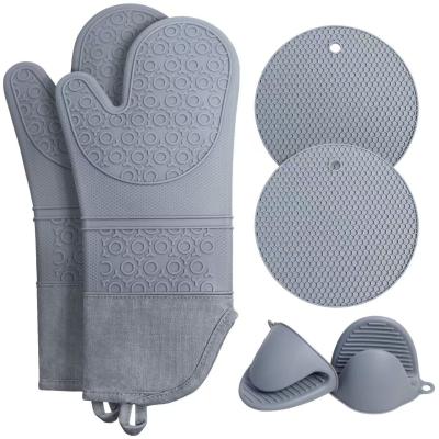 China Heat Resistant Oven Mitts and Pot Holders Set Non-Slip Kitchen Gloves for sale