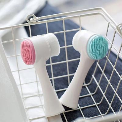 China Bulk Hand-operated Facial Cleansing Brush | Double-sided Soft Bristles & Silicone Pore Cleansing Brush Wholesale for sale