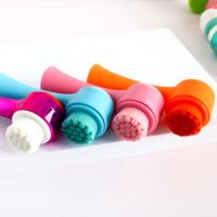 China Bulk Hand-operated Facial Cleansing Brush | Double-sided Soft Bristles & Silicone Pore Cleansing Brush Wholesale for sale