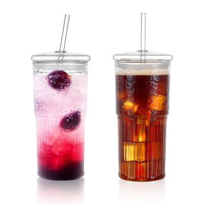 China 20oz High Borosilicate Glass Tumbler with Lid and Straw 600ml Clear Coffee Cup for sale