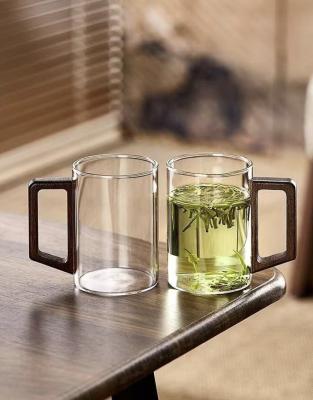 China 500ml High Borosilicate Glass Cup with Wooden Handle Reusable Dishwasher Safe for sale